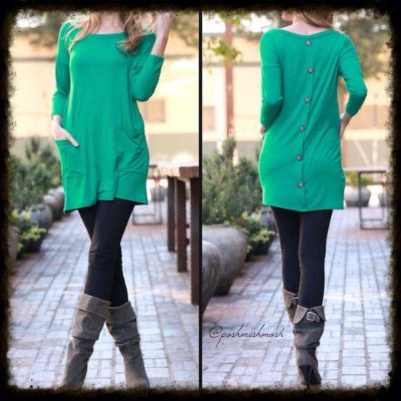 Tops | Kelly Green Tunic With Back Buttons | Poshmark